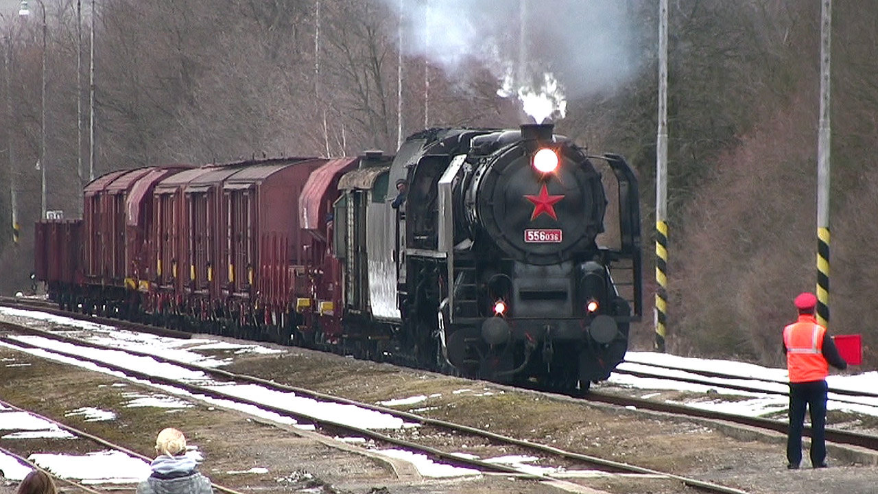 Parny vlak - Steam train - Myjava, 19.2.2017 - YouTube