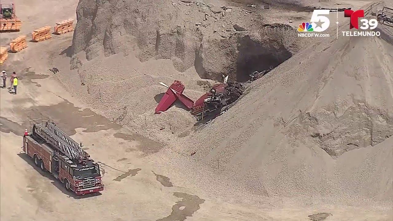 Small plane crashes in Collin County leaving 2 dead, 1 injured - YouTube