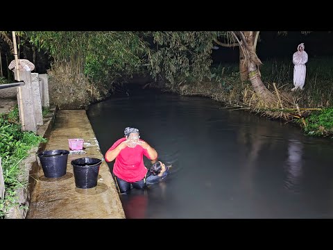 Prank Pocong Di Sungai Angker || Prank Hantu Paling Lucu Di Indonesia 