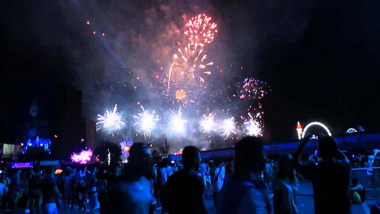 EDC LAS VEGAS 2014 FIREWORKS - YouTube