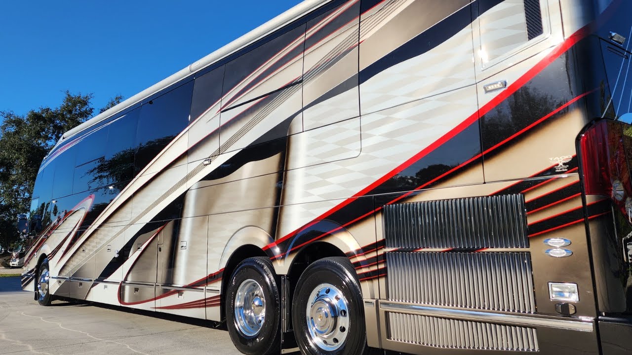 Tour of 2023 Prevost Liberty Coach with Quad Slides and Super Suite ...