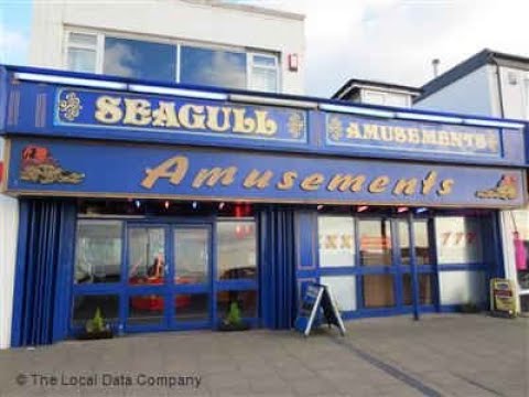 Seagull's amusement's arcade midweek slotting - YouTube
