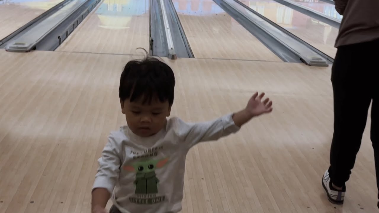 Bowling Sportsmanship Left Hanging Edition - YouTube
