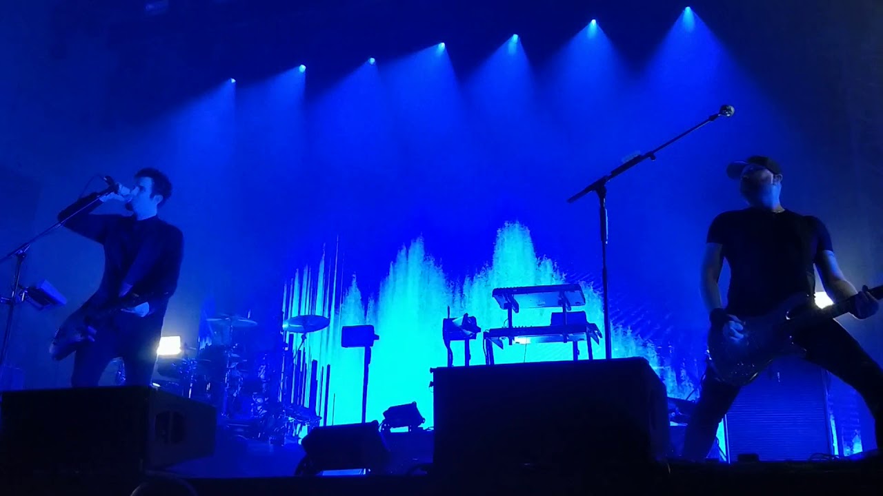 Pendulum - 9000 miles (Printworks London 2018) - YouTube