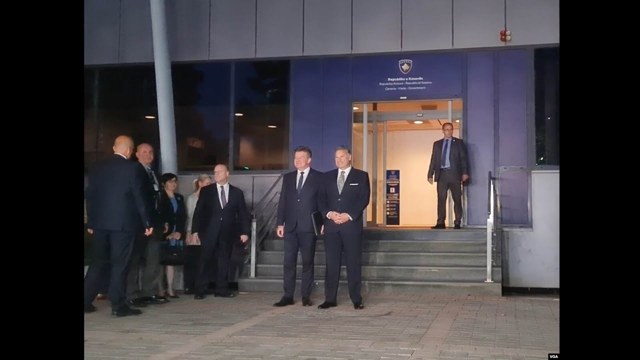 Eskobar i Lajčak u Prištini - YouTube