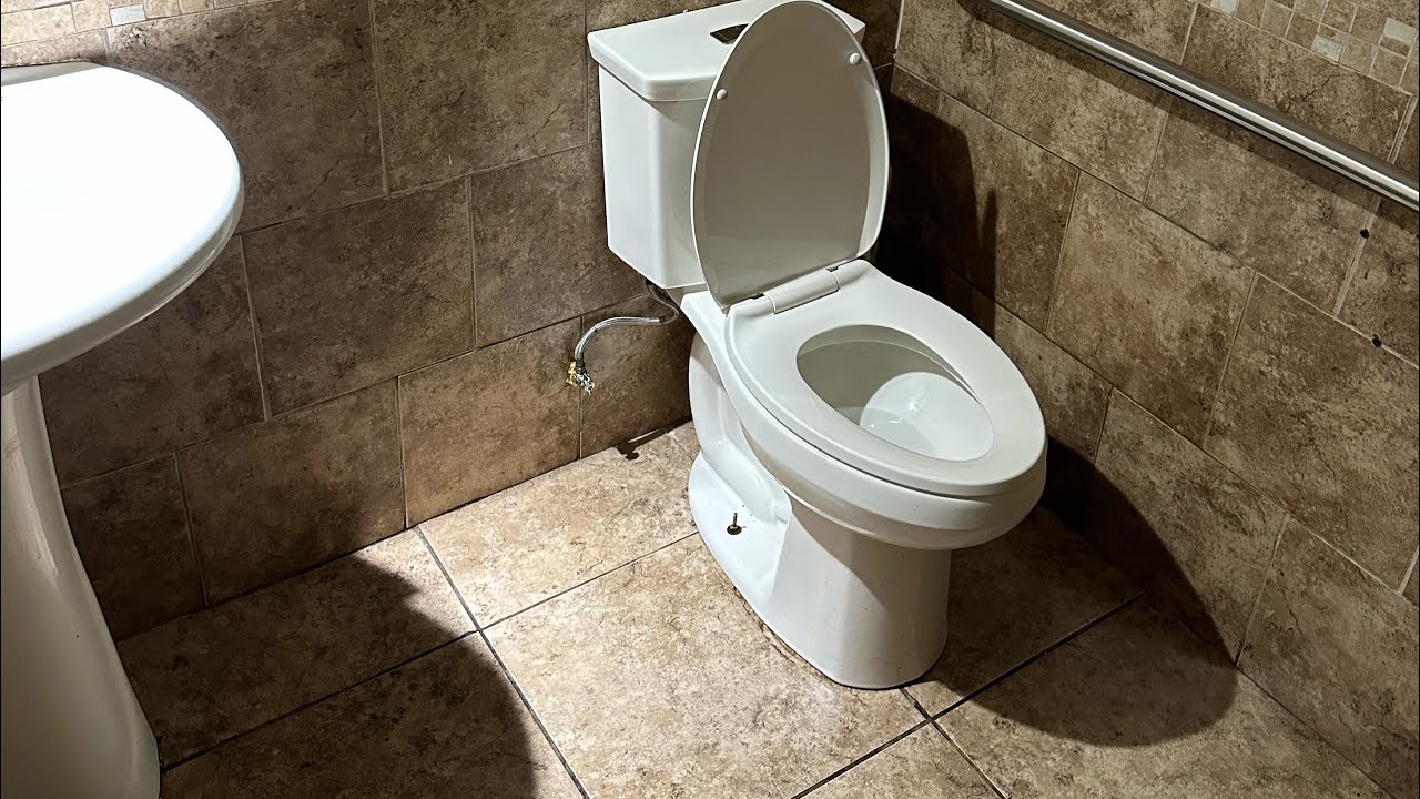 [208] Googly’s men’s restroom - YouTube