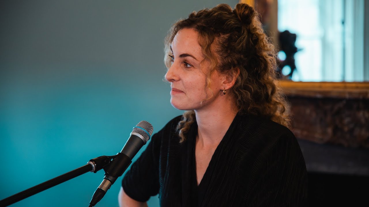 Niamh Bury - The Traitor (Leonard Cohen) - YouTube