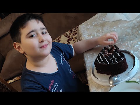 Ürək tort. Bakinin küçələri. #keşfet #küçələrəsusəpmişəm#tort