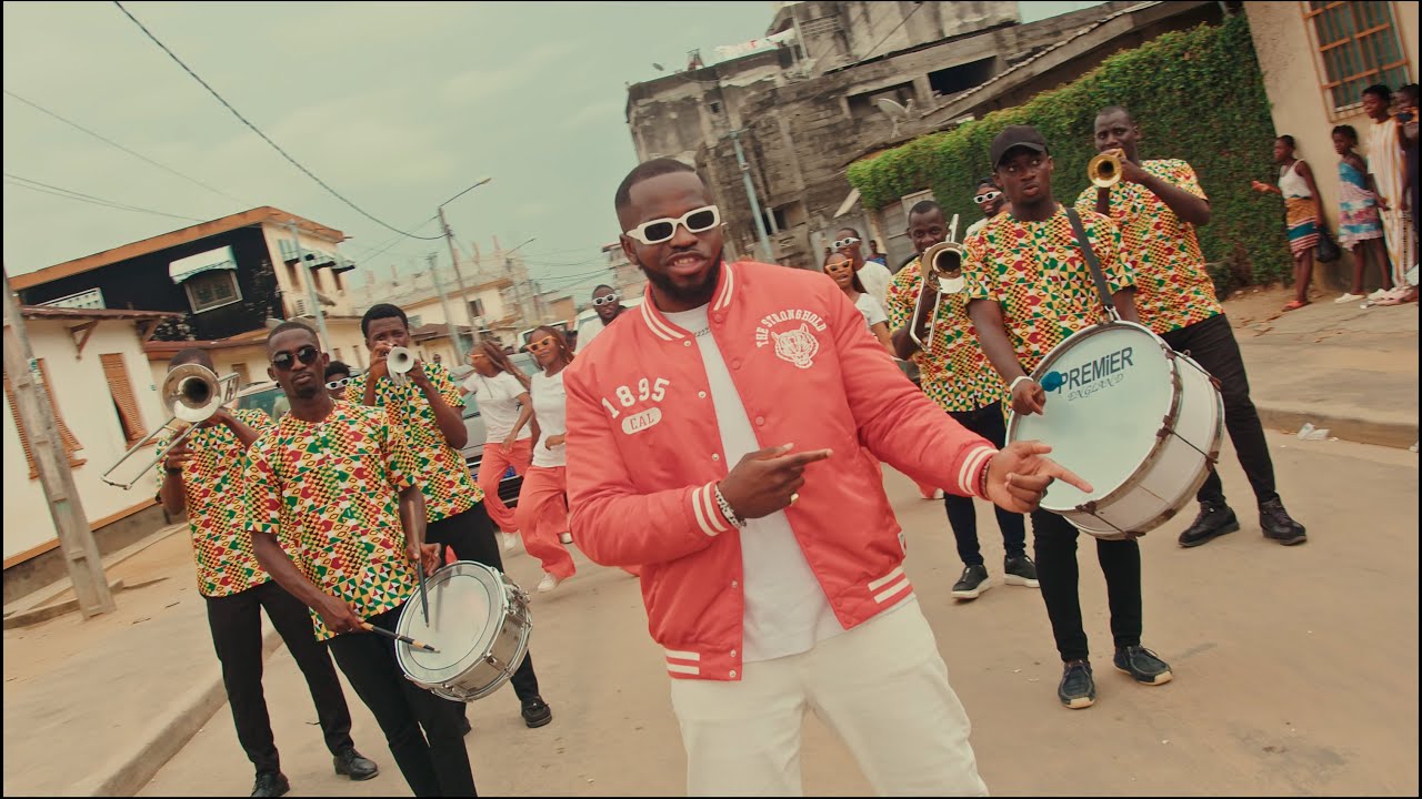Bigty - Mouvement (Ft. Serviteur Pierre) [Clip Officiel] - YouTube