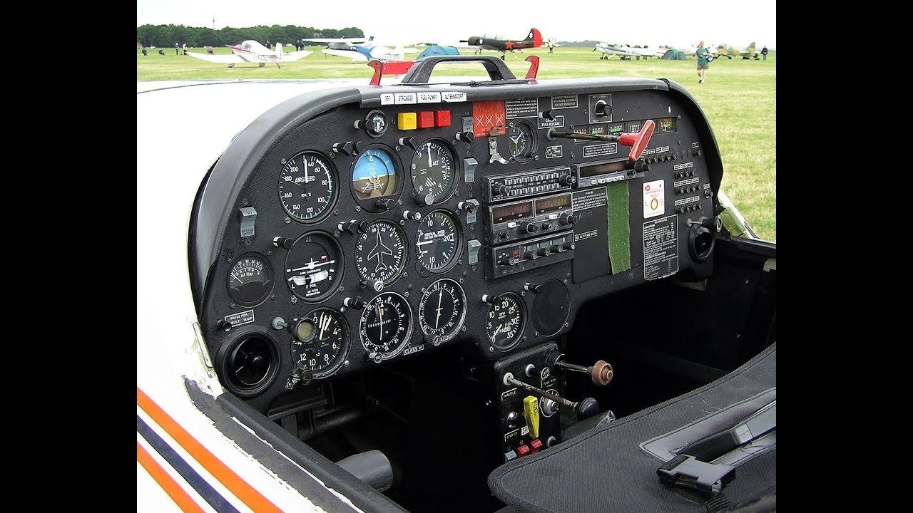 Inside the Cockpit of PUSHPAK aircraft of INDIAN ARMY now grounded ...