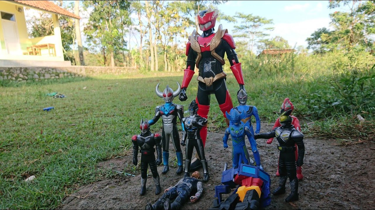 Mencari & menemukan banyak mainan ultraman,kamen rider,transformers ...