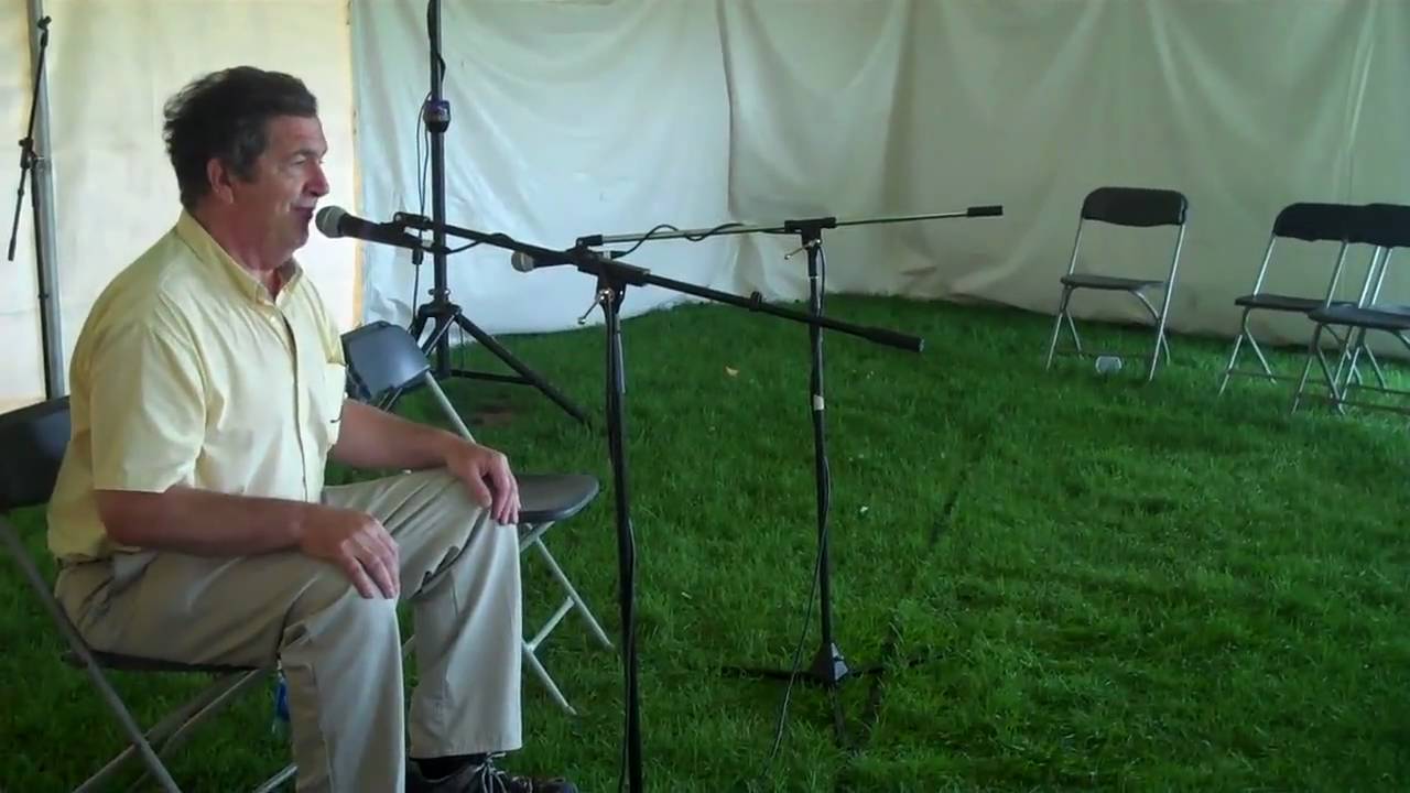 Tom Dahill @ Irish Fair 2010: singing Piddlin' Pete Chords - Chordify