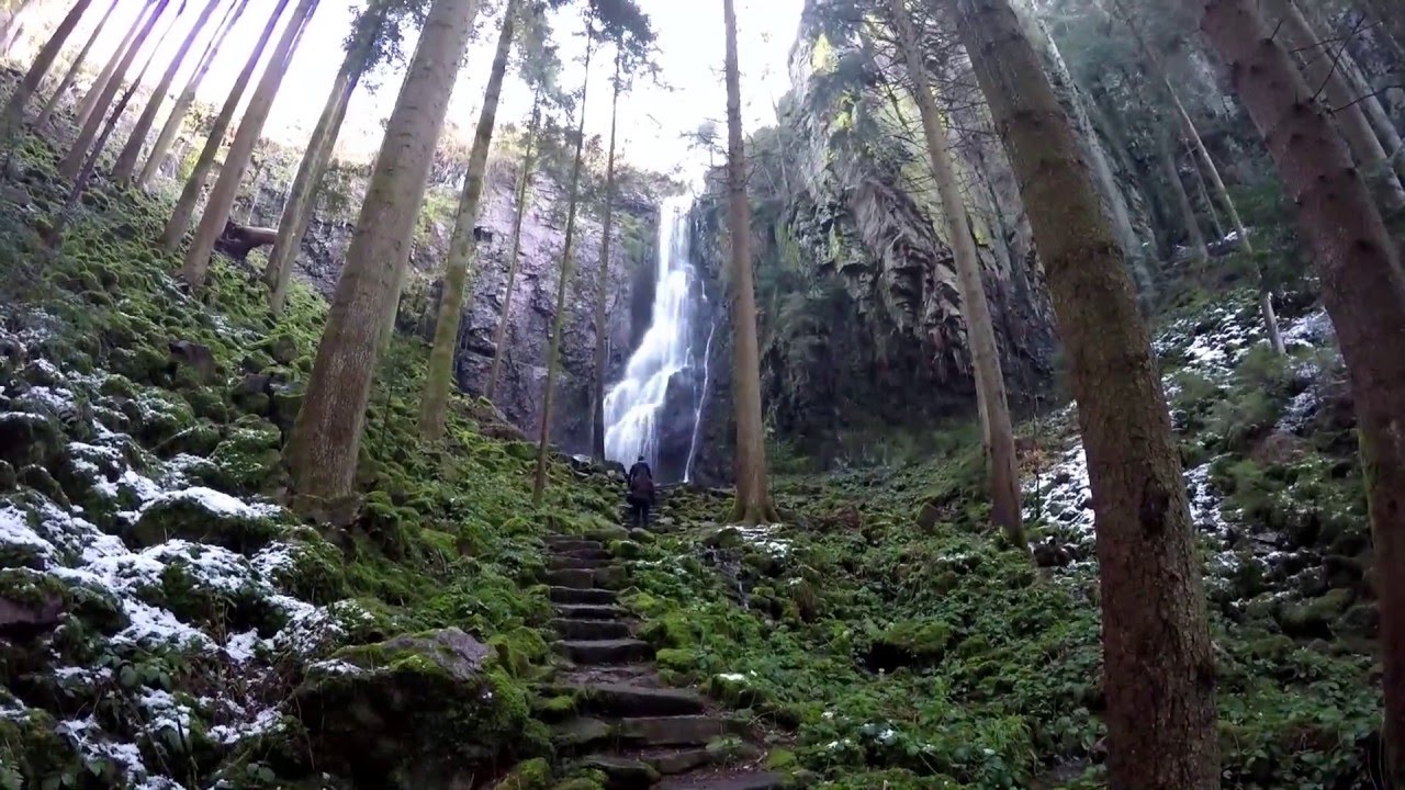 Der Burgbachwasserfall und der Burgbachfelsen - YouTube