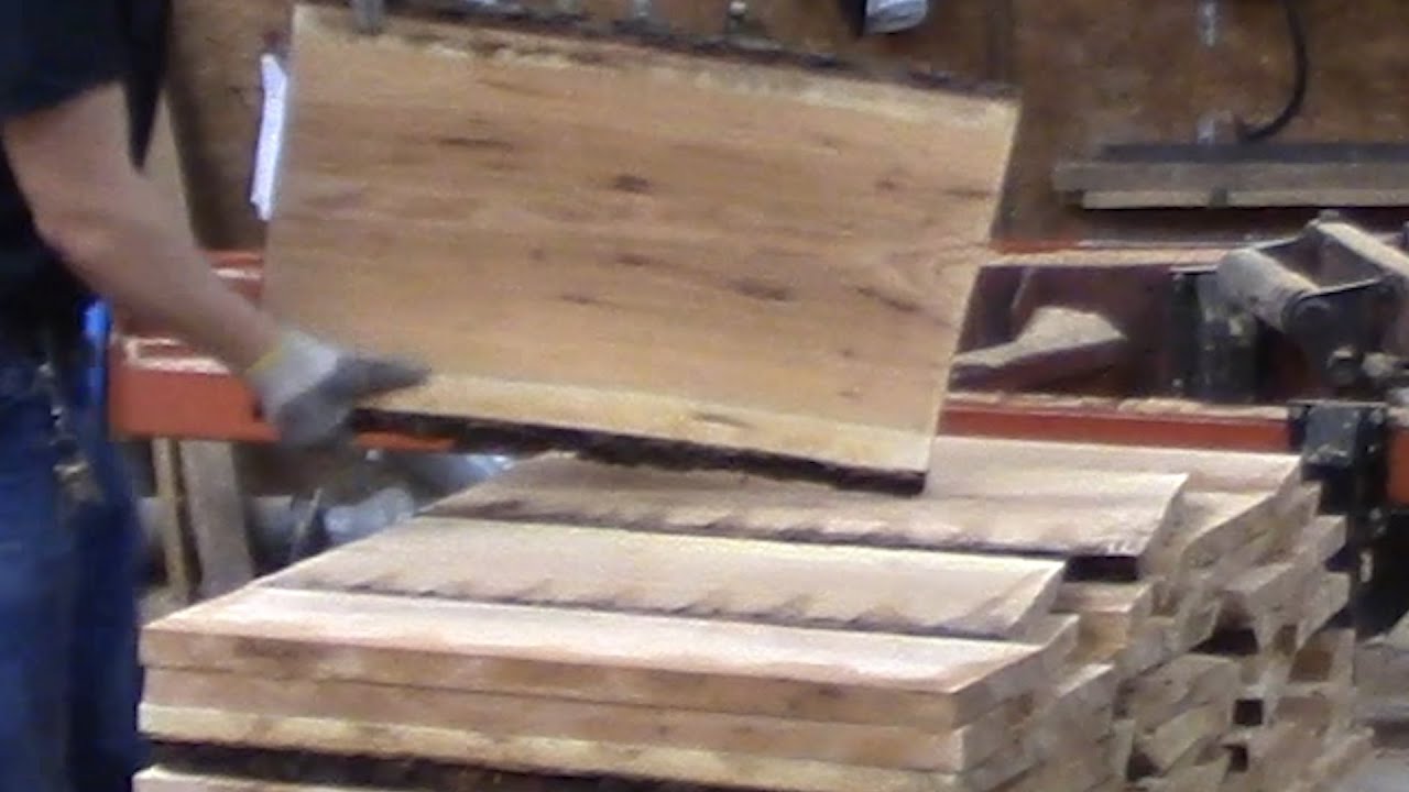 High $ Veneer Cherry Stub Logs On Our Wood Mizer - YouTube