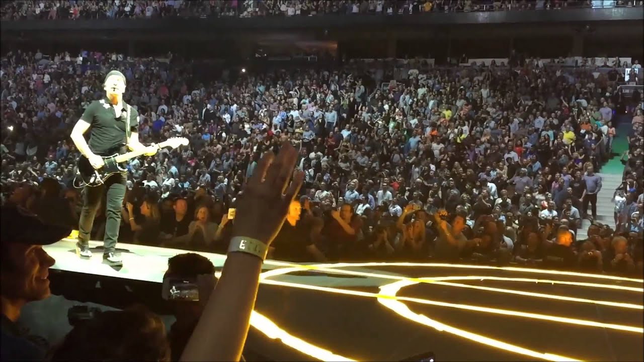 THE EDGE FALLING OFF STAGE AT VANCOUVER - YouTube