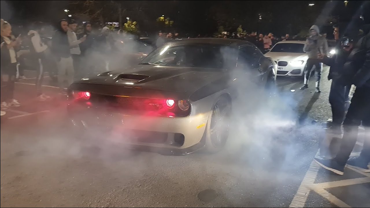 MPIRE UK CAR MEET | DODGE HELLCAT BURNOUT! | MODIFIED CARS LEAVING ...