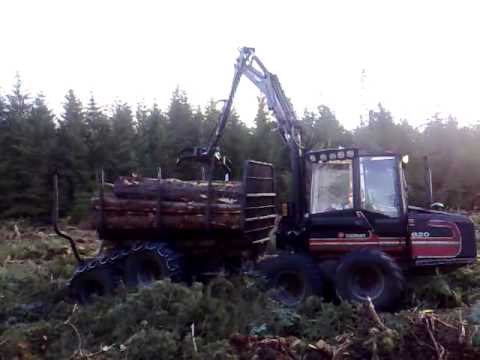Valmet 820 forwarder working in Scotland - YouTube