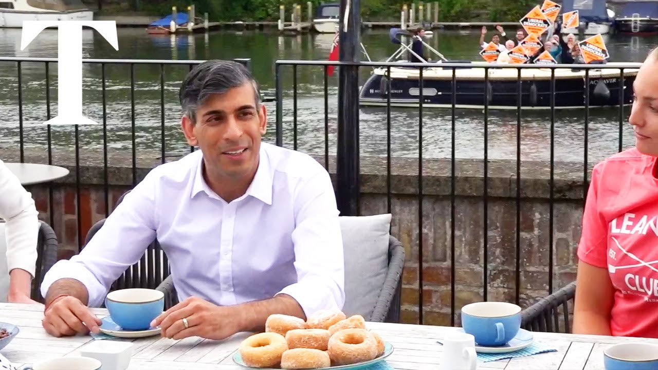 Rishi Sunak’s campaign visit interrupted by Lib Dem stunt - YouTube