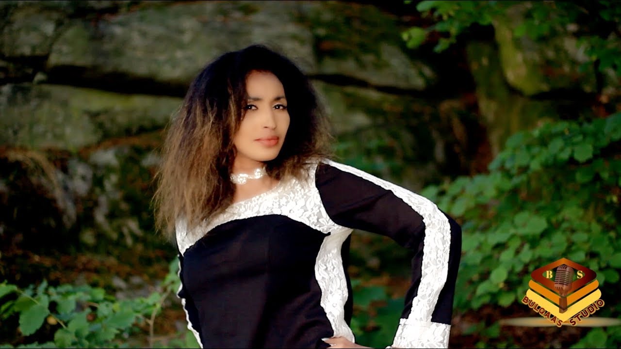 DEEQA AFRO 2018 MAXAA INOO DAN AH? OFFICIAL VIDEO DIRECTED BY BULQAAS ...