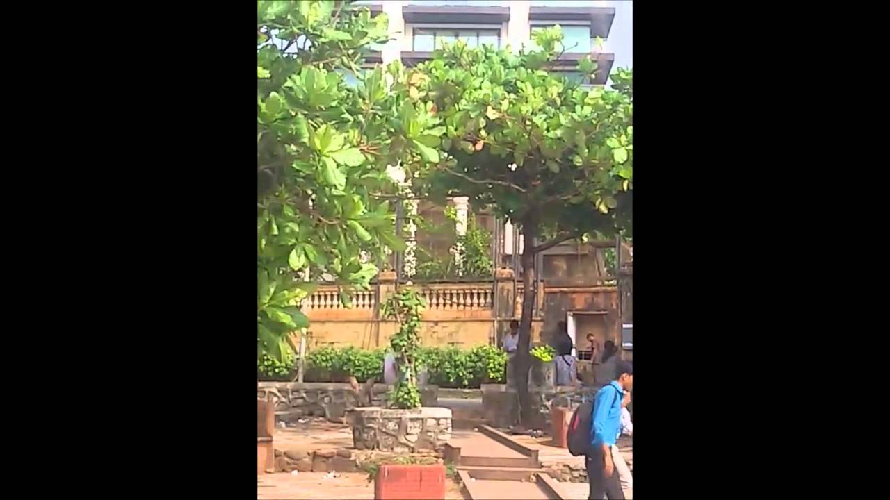 Shahrukh Khan House Mannat at Bandstand in Bandra Area Mumbai - YouTube
