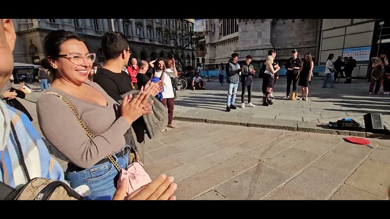 the street magic show // Milano duomo // 2024 - YouTube