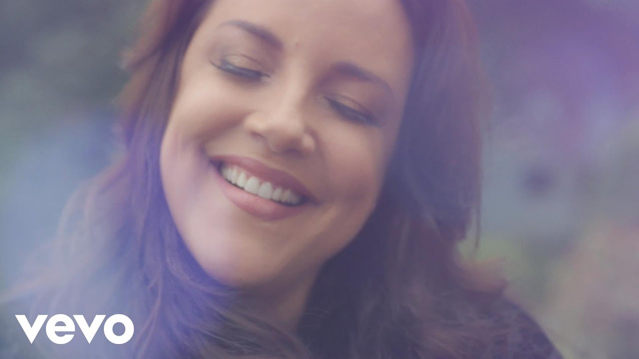 Ana Carolina - Ao Redor de nós (Videoclipe) - YouTube Music