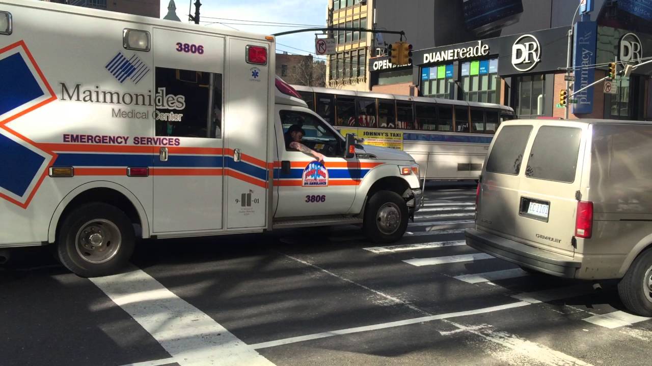 QUICK RARE CATCH OF A MAIMONIDES MEDICAL CENTER EMS AMBULANCE ...