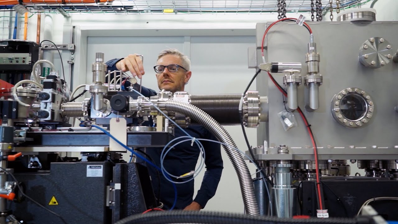 The Nanostructure Problem: Simon Billinge at Brookhaven National Labs - YouTube