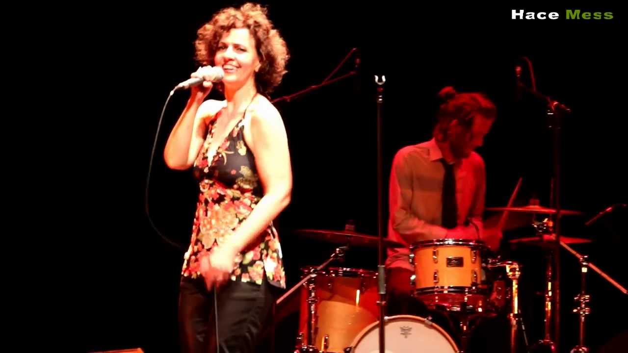 INESS MEZEL: CCIX MUHAND [avec Radio Pluriel] - YouTube