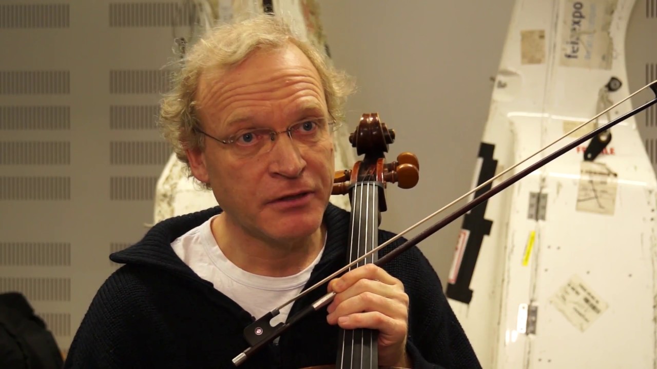 Portrait Stephan Schrader Cello Loop - YouTube