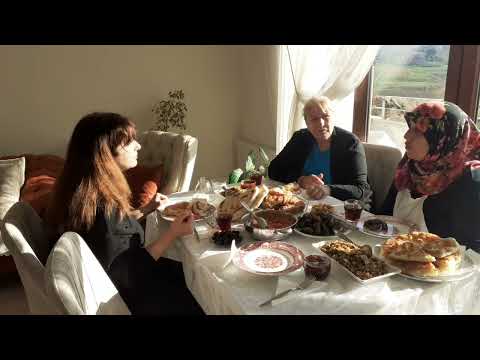 BUGÜN KİMİN EVİNDE MİSAFİRLİKTEYİZ.MASA HARİKA ELİNE SAĞLIK CANIM ♥️