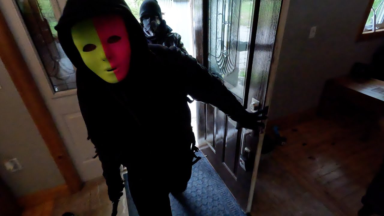 MY FRIENDS PULLED A ROBBERY PRANK ON ME - YouTube