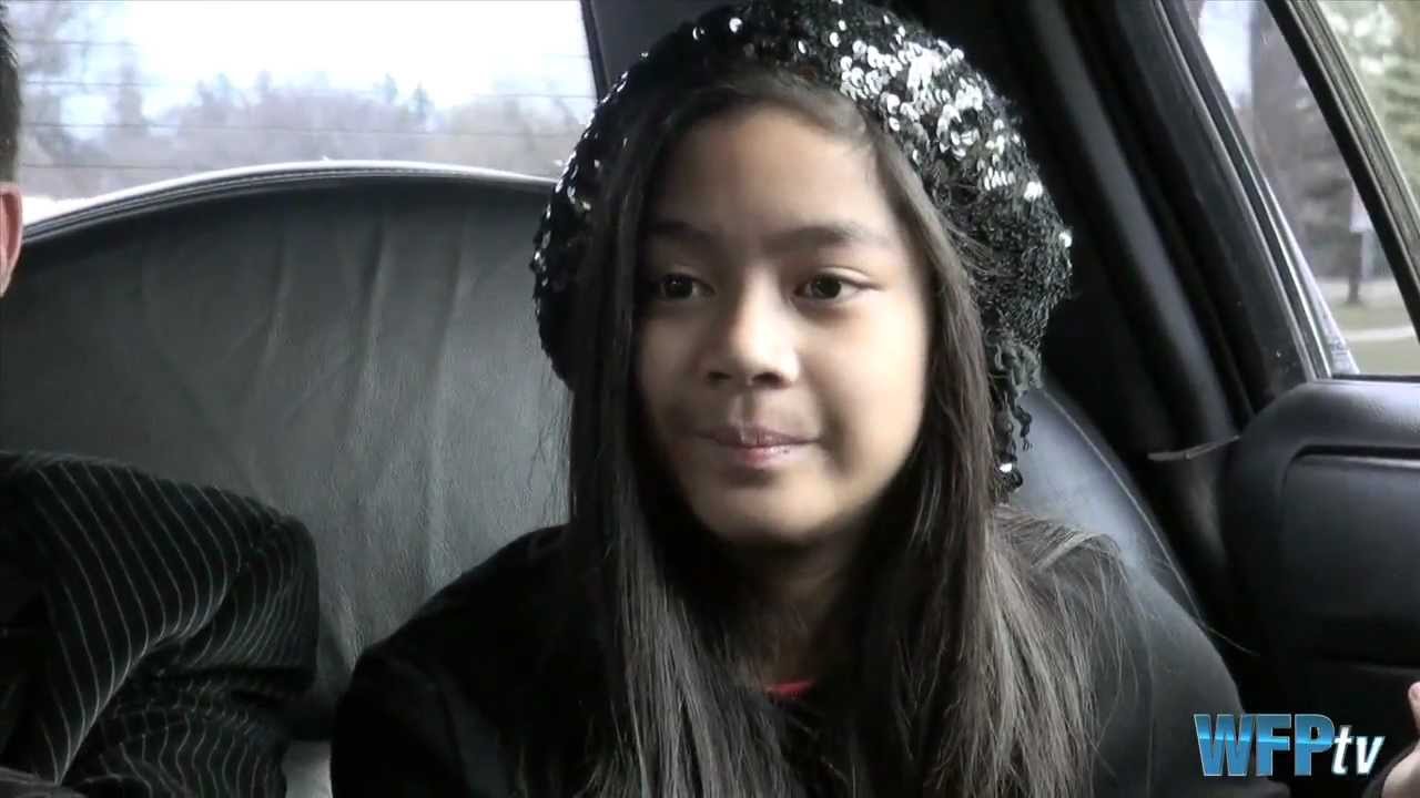 EXCLUSIVE: Maria Aragon's new singles - YouTube