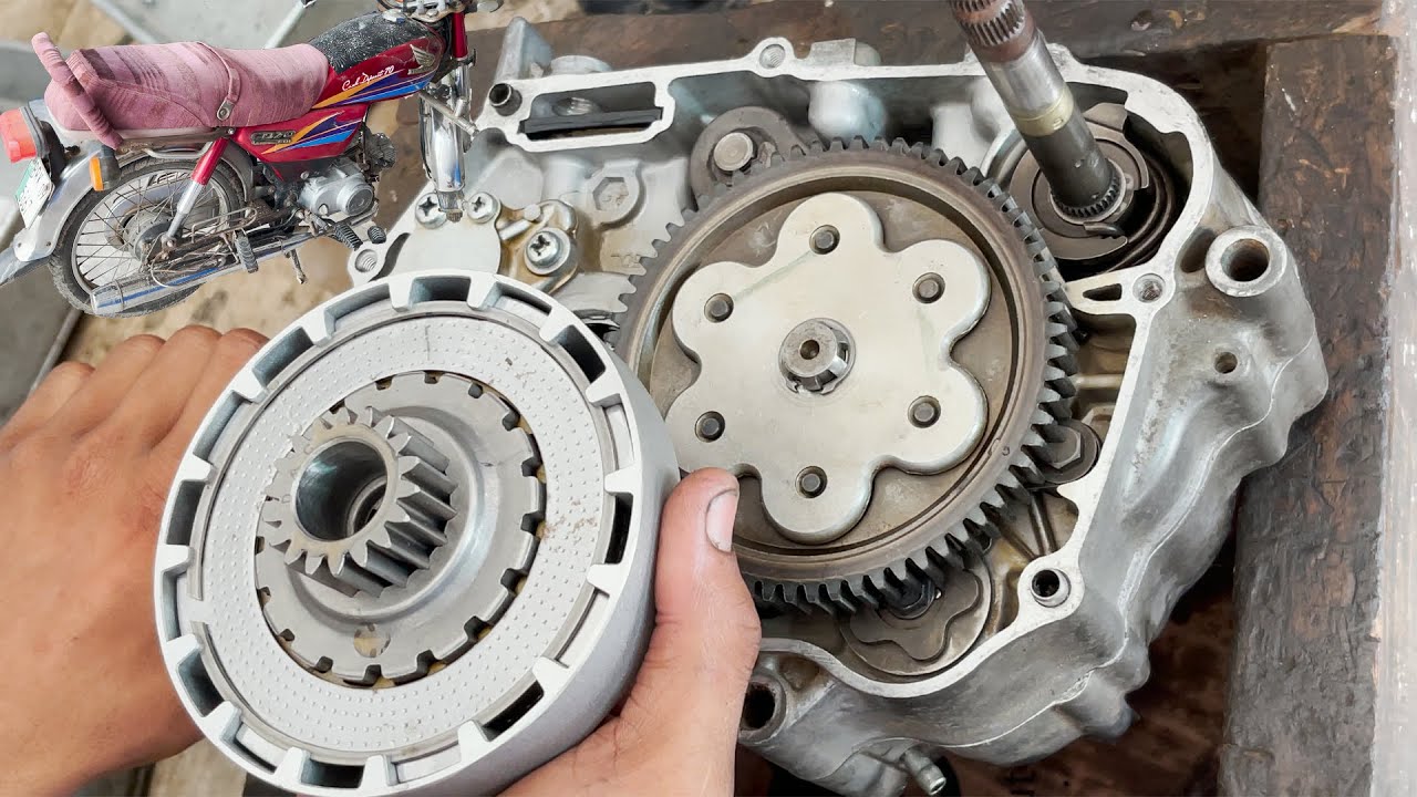 Motorcycle CD-70 Engine Assembling || موٹر سائیکل CD-70 انجن اسمبلنگ ...