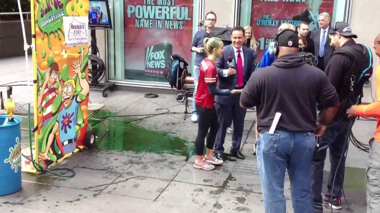 Elizabeth Hasselbeck after being slimed at Fox and Friends - YouTube