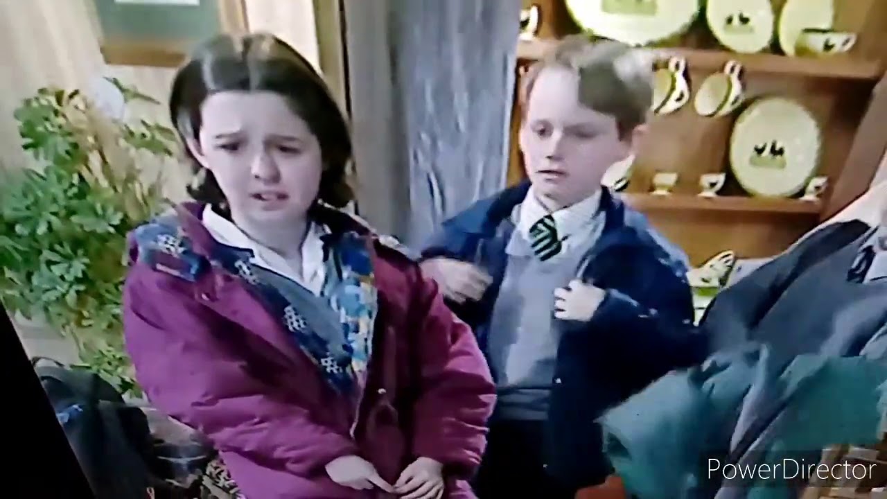 Emmerdale Andy Sugden punch Donna Windsor 1997 - YouTube