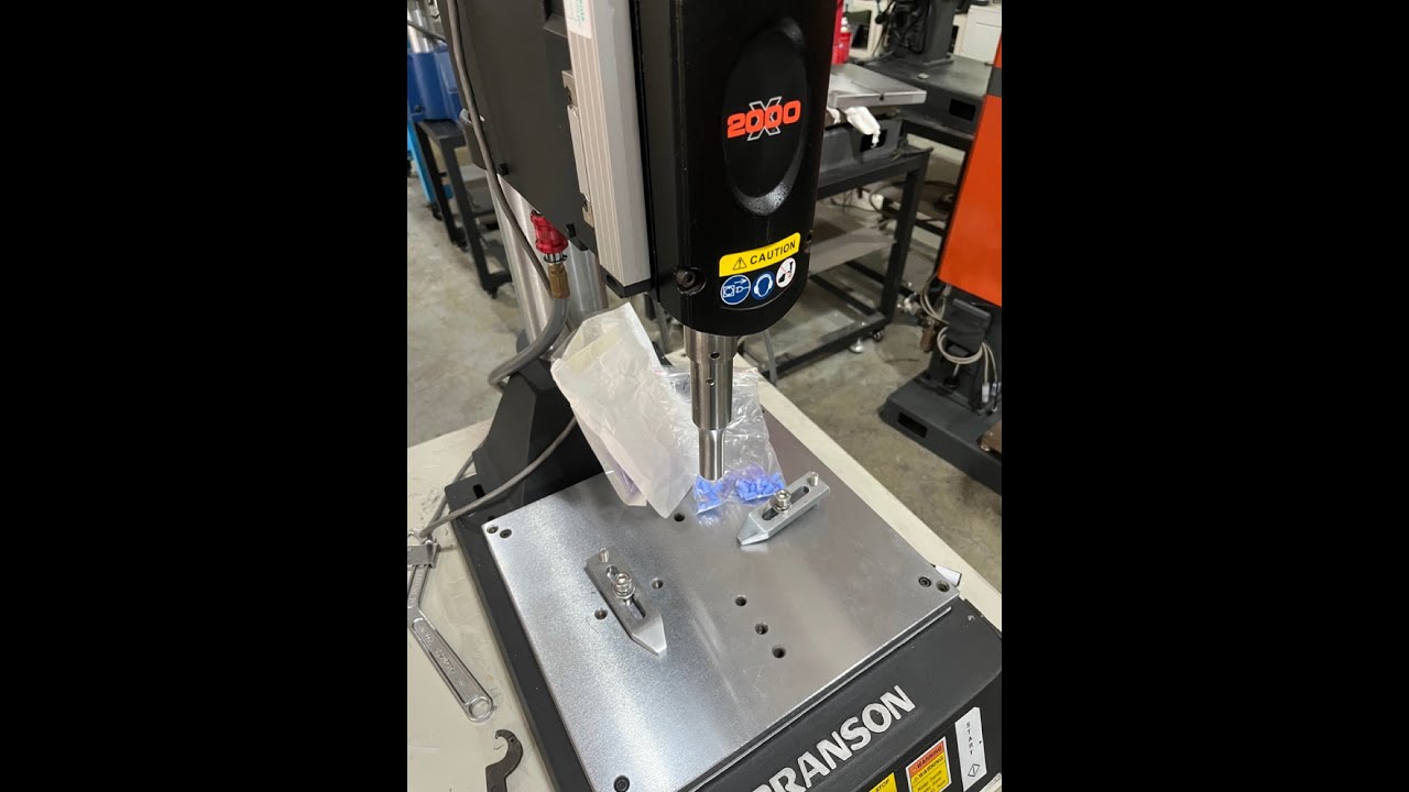 Branson Ultrasonic Welding Machine 2000Xc for Medical filters - YouTube