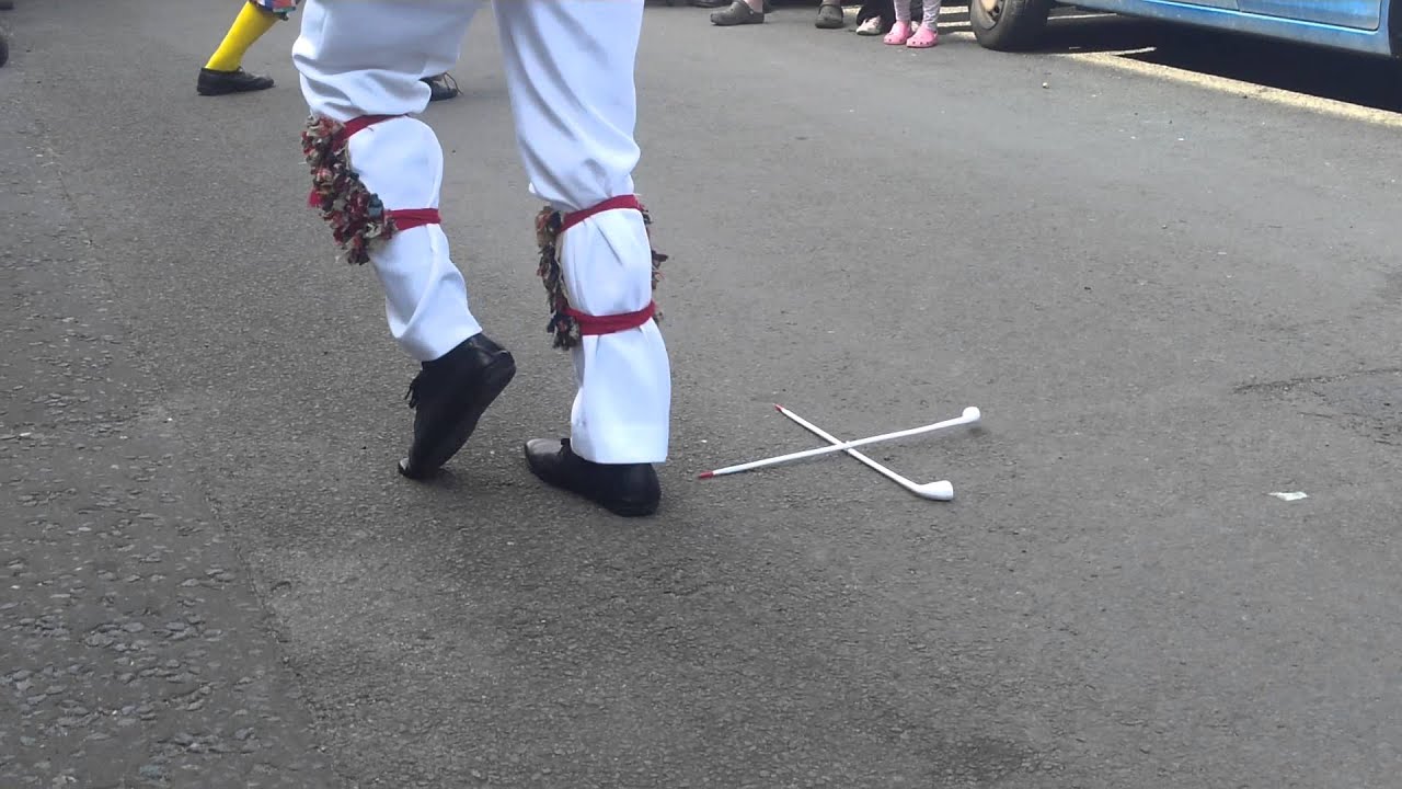 Bacca pipes Morris dancing Whitsun Bampton 2013 - YouTube