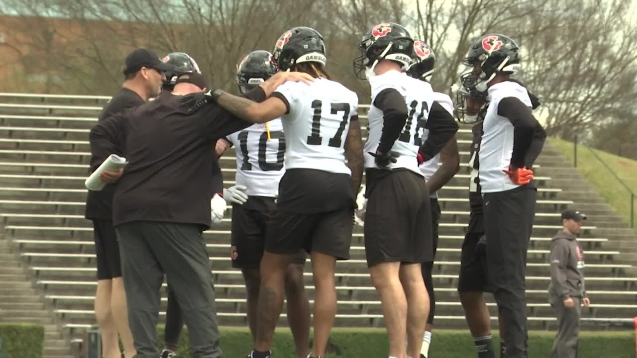 USFL first week of practice - YouTube