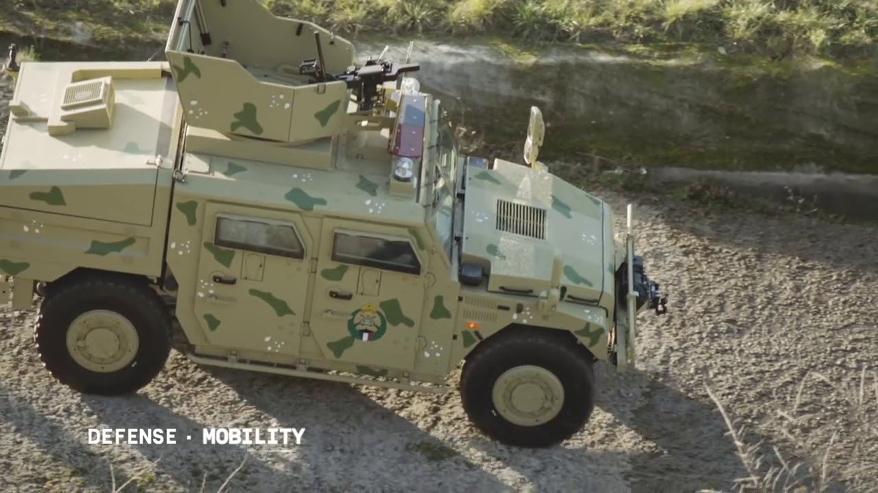 Renault Truck Defense devient Arquus - YouTube