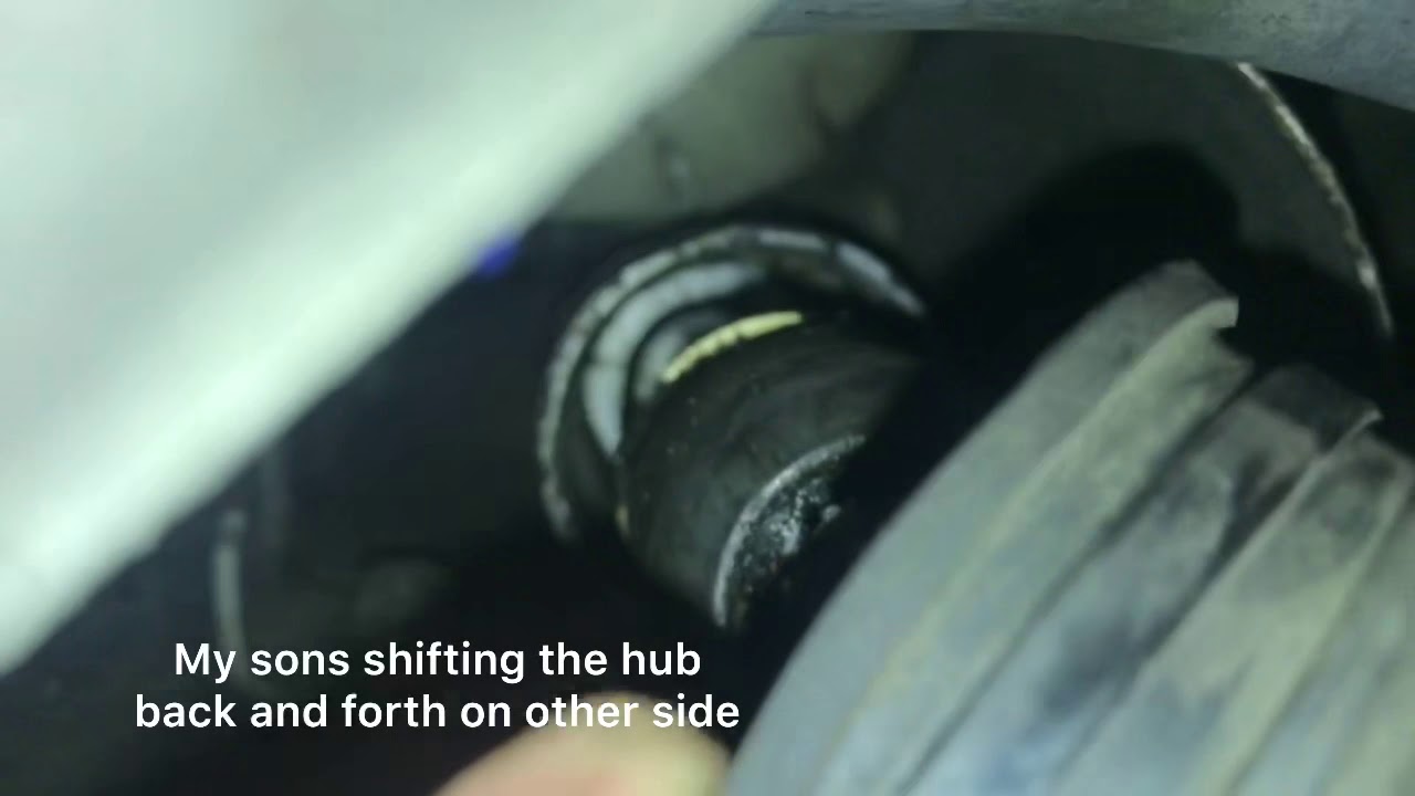 Renault steering rack play - YouTube