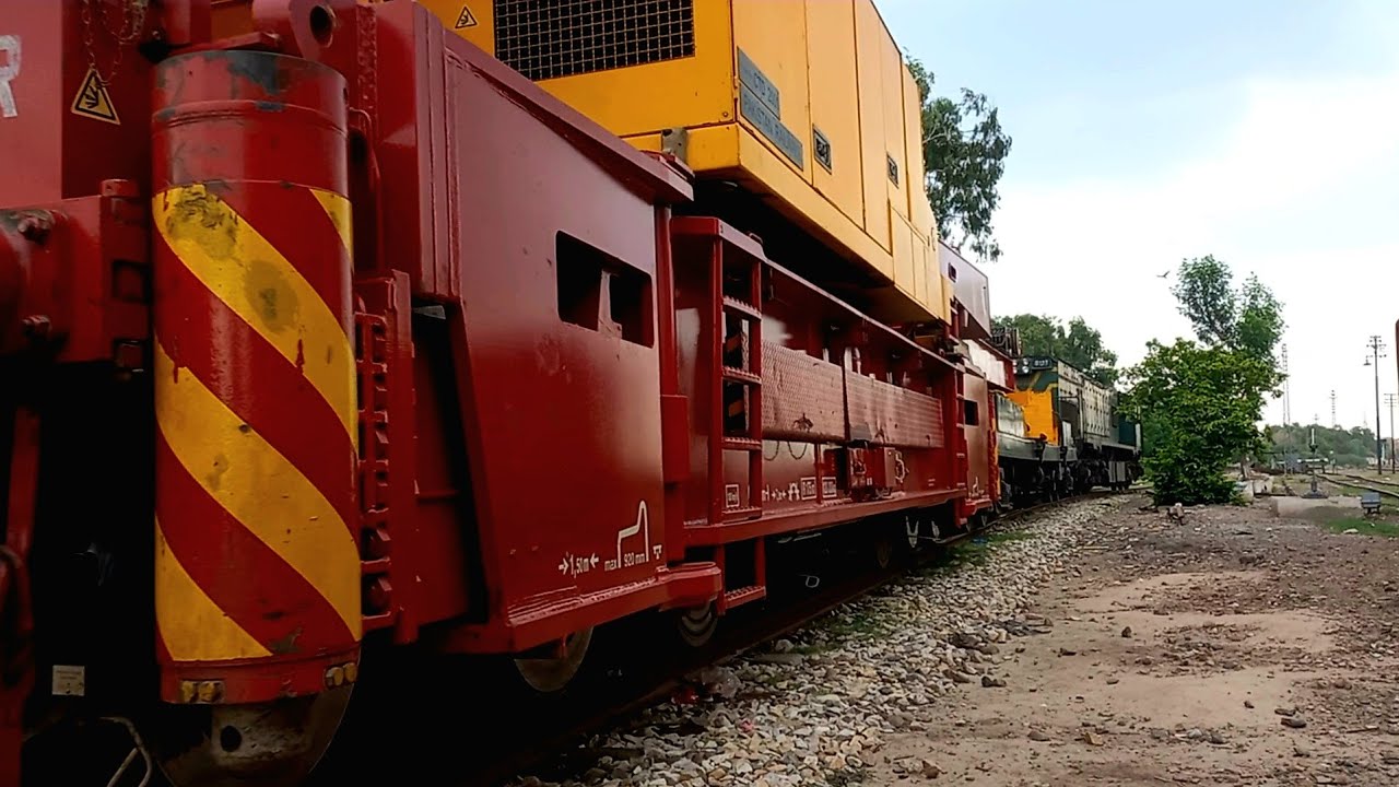 Relief Train | Crane with HGMU-30 @Jawadch969 - YouTube