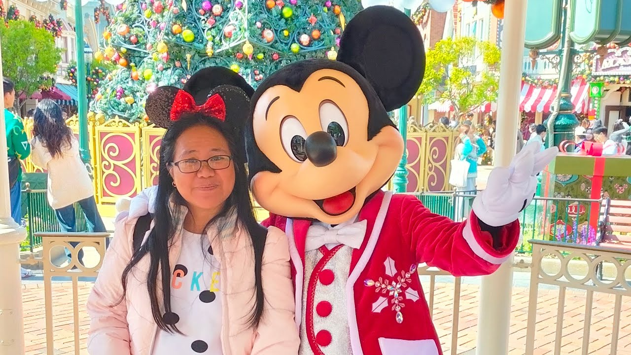 Traveling To Hongkong | To meet Mickey mouse at Disneyland I love you ...