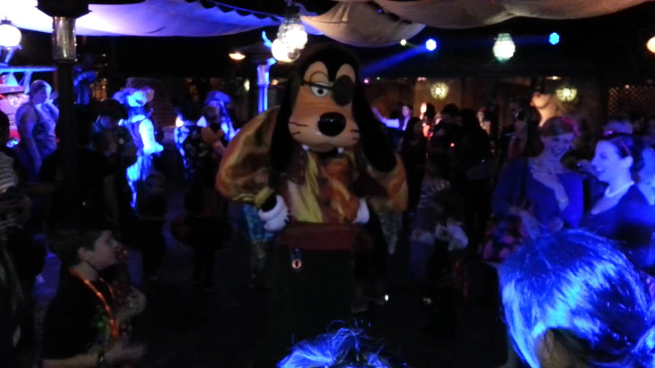 Goofy at Halloween - YouTube