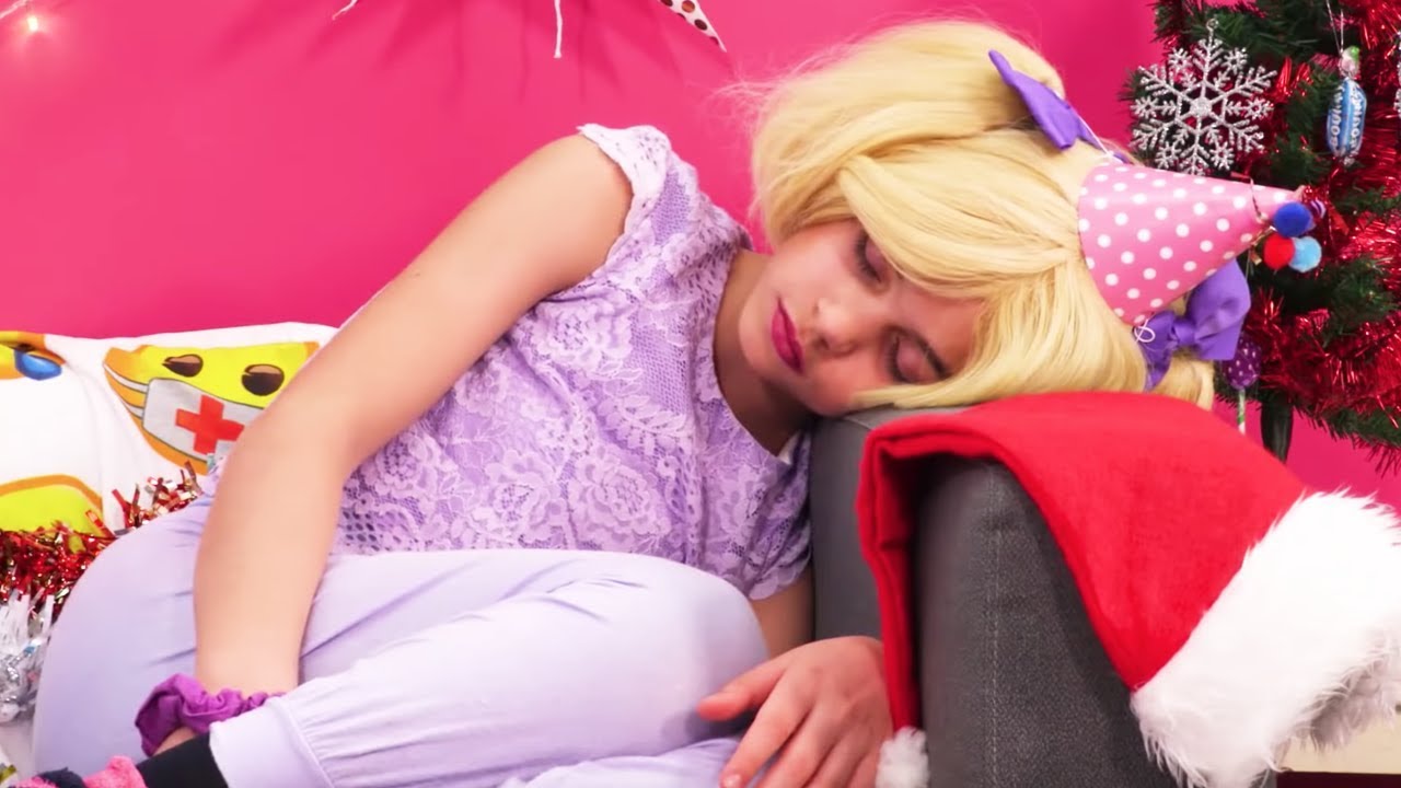 Princess Esme Misses The New Year! | Kiddyzuzaa - Princesses In Real ...