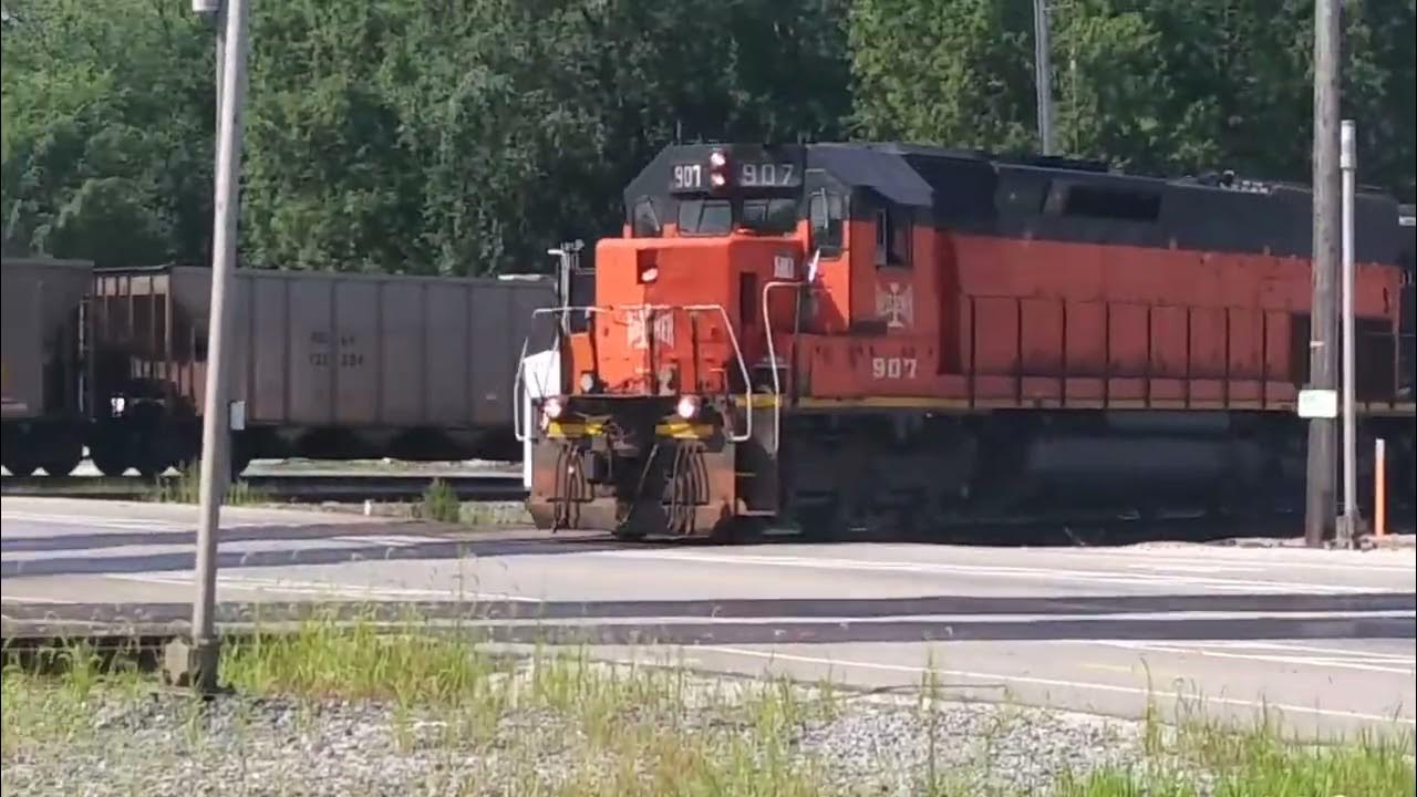 (OLD) BLE 907 meets CN yard job - YouTube
