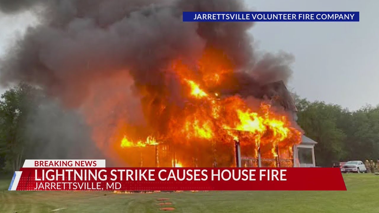 Lightning strike causes house fire - YouTube