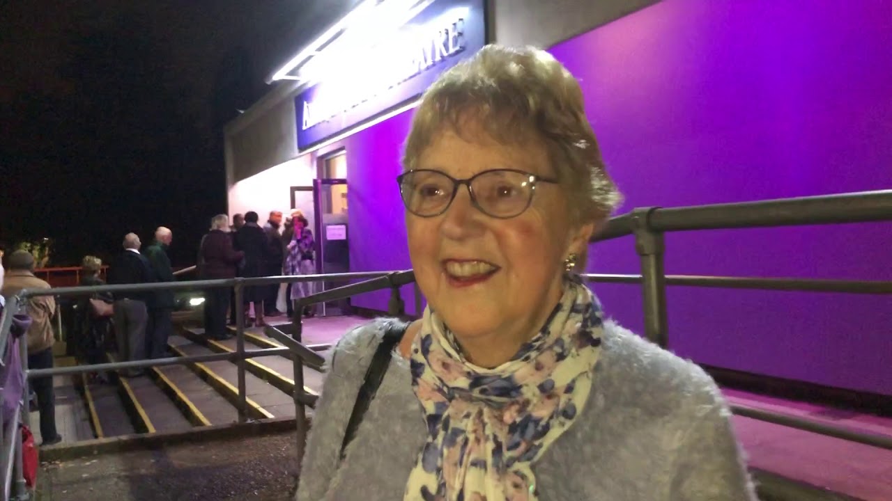Sheila Carr is spotted outside The Adrian Mann Theatre - YouTube