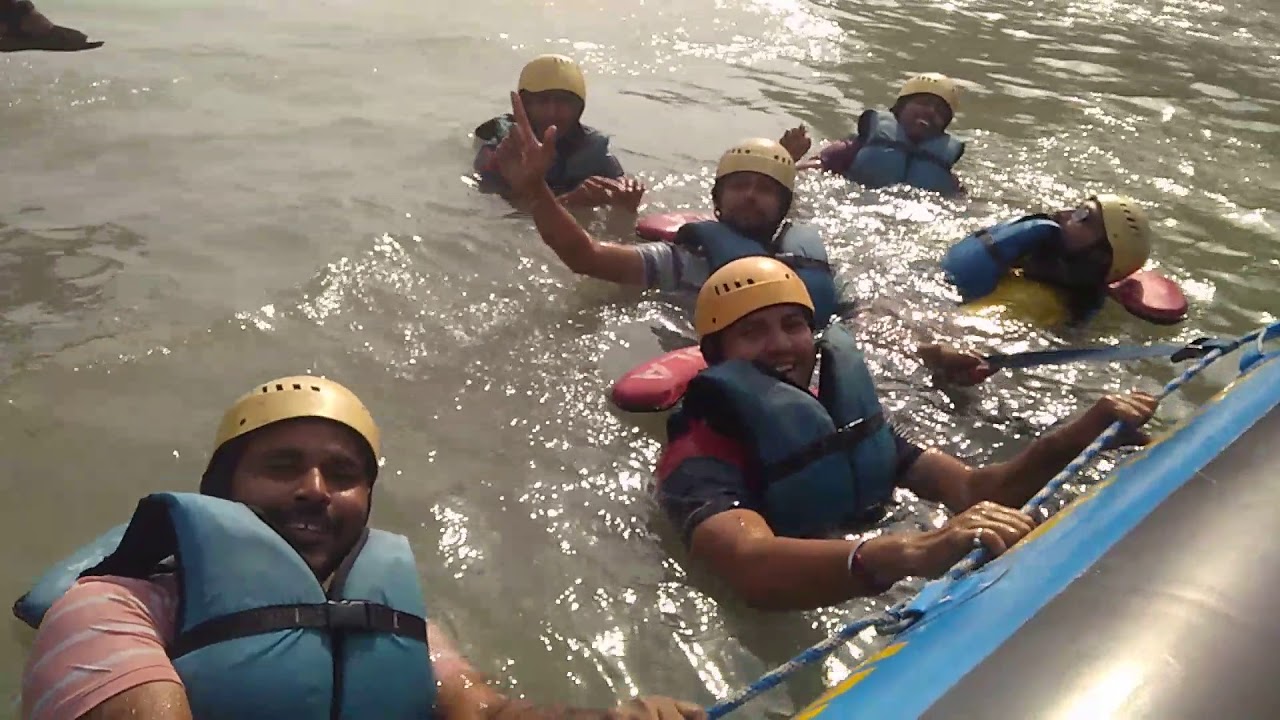 River Rafting in Rishikesh || Shivpuri to Laxman Jhula 13 kms of ...