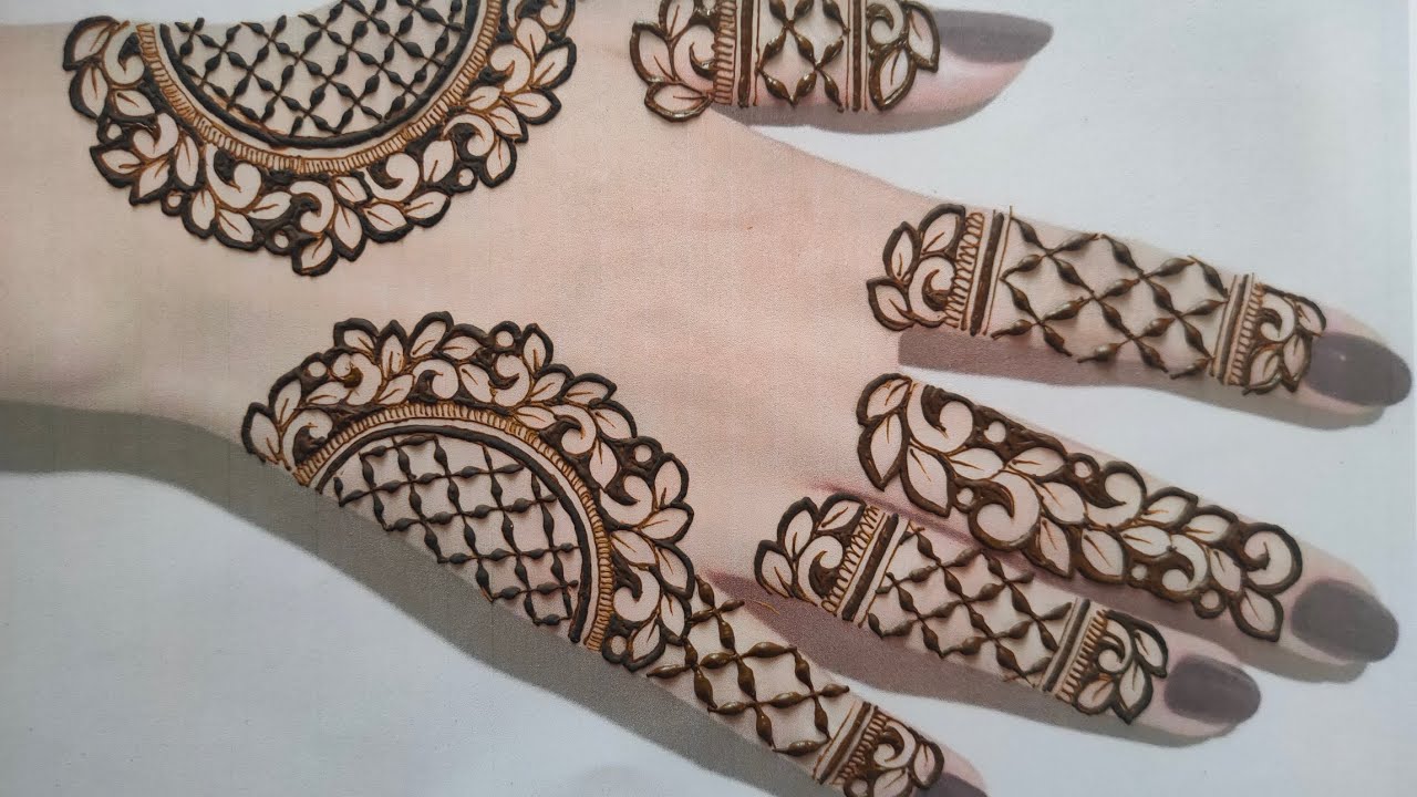checks style mehndi design/latest mehndi design/reverse filling mehndi ...